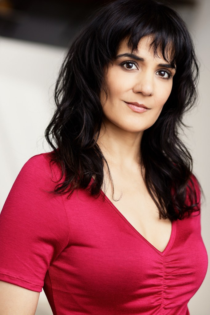 Headshots & Modeling Portfolio – Esther Mira